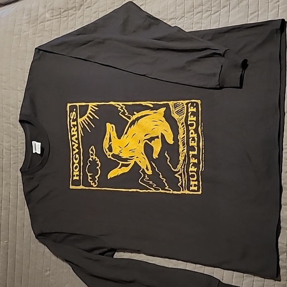 Delta | Shirts | Mens Harry Potter Hufflepuff Long Sleeve T Shirt Xl ...